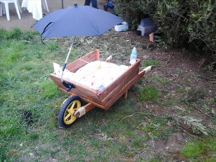 Wood Pallet Wheelbarrow Cradle for Babies - Easy Pallet Ideas