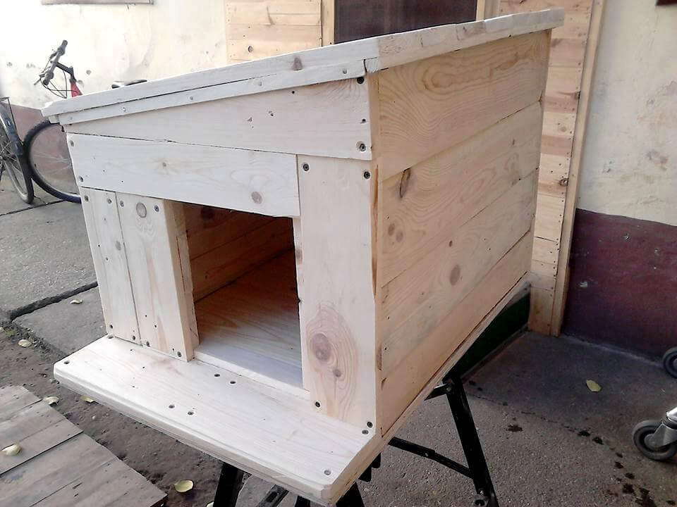 Making Birdhouse out of Pallets - Easy Pallet Ideas
