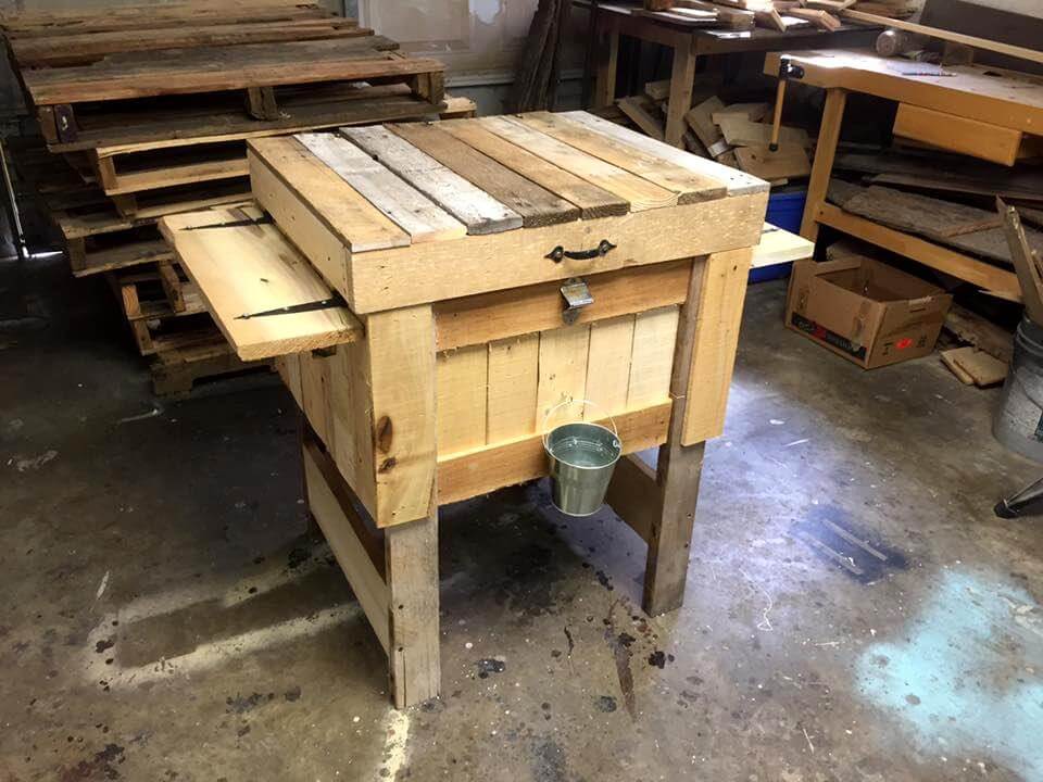 DIY Pallet Cooler - Made from Free Pallets - Easy Pallet Ideas