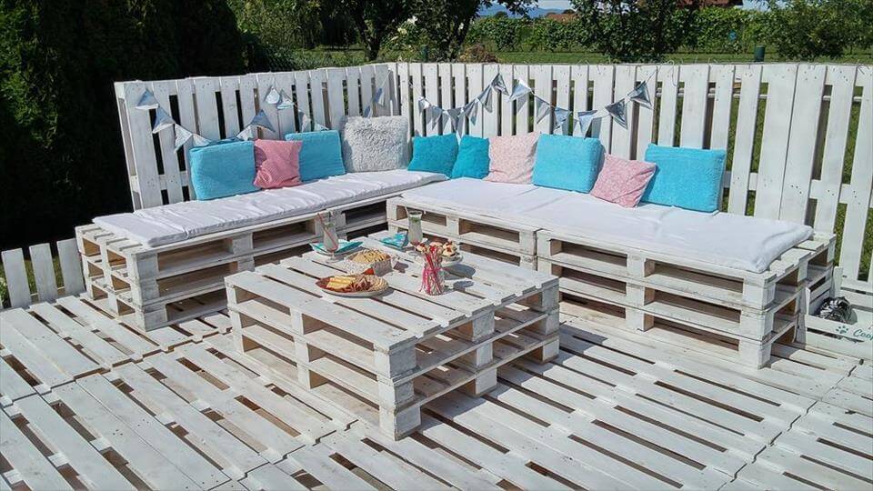 Pallets Garden Party Lounge - Easy Pallet Ideas