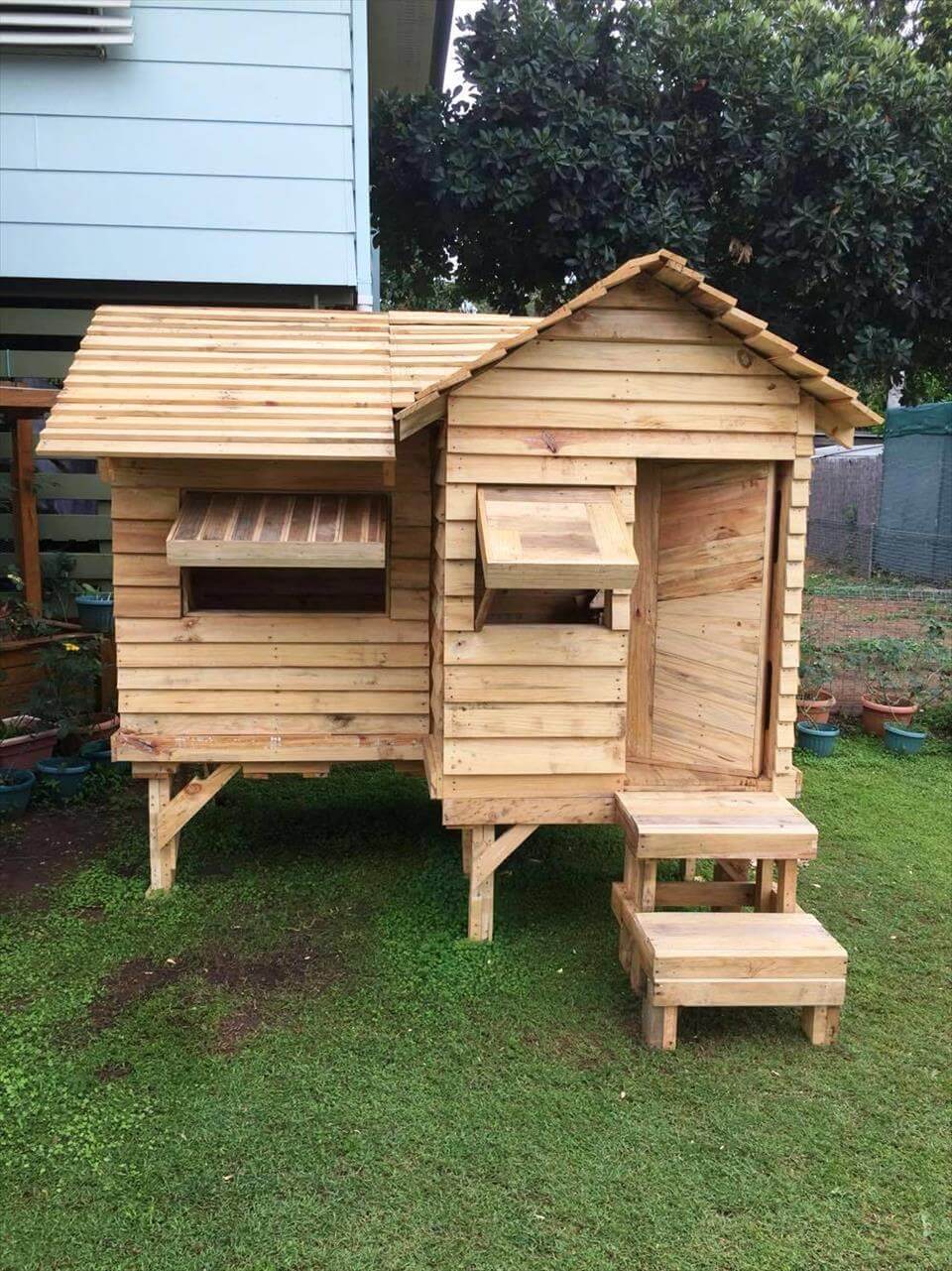 Pallet Cubby House - Easy Pallet Ideas
