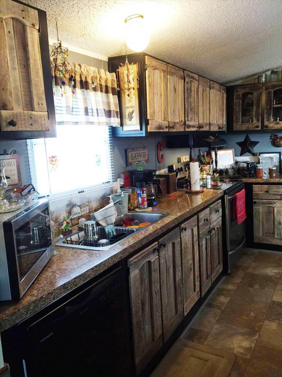 Kitchen Cabinets Using Old Pallets - Easy Pallet Ideas